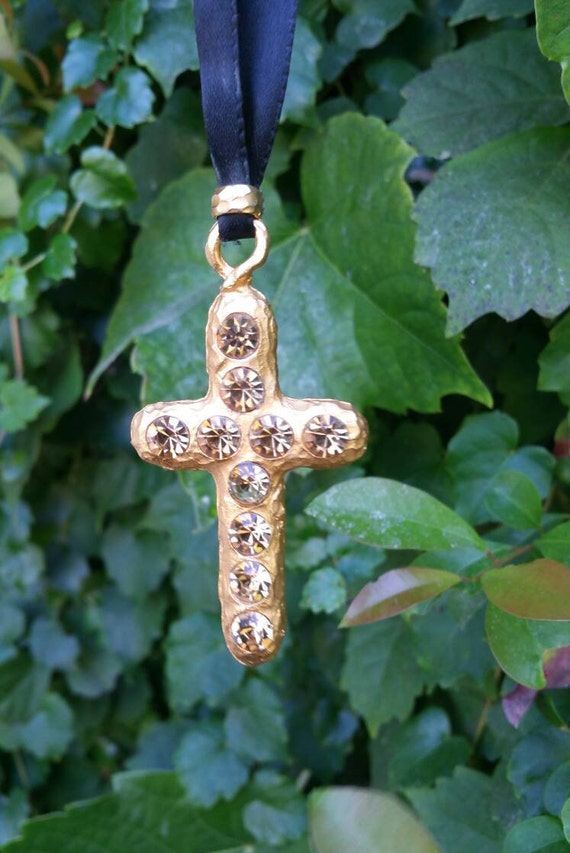 Super Cool Grunge Era Cross Necklace. - Gem