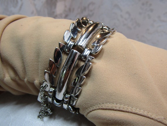 Vintage MONET Double Hinged Clasp Silver Toned Metal … - Gem