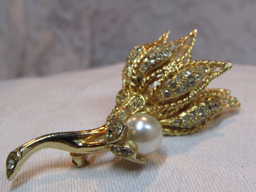Stunning Alice Caviness Thistle Flower Brooch in Gold Tone Finish ...