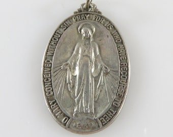 1830 Mary Pendant - Etsy