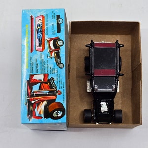 Dark Shadows Barnabas Collins Vampire Van Miniature Box Scale Includes ...