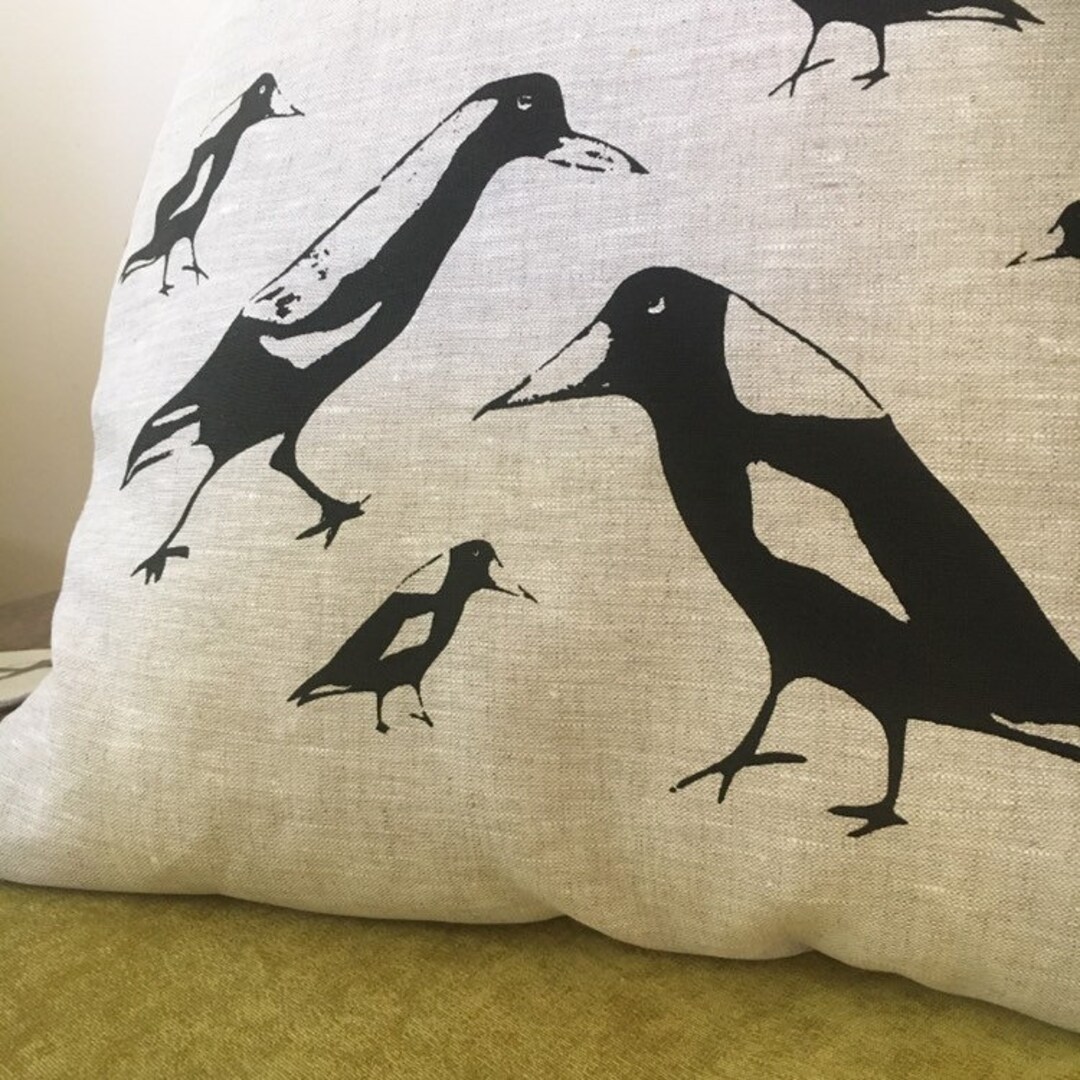 Magpie/cushion cover /linen/screenprint /Australian / bird - Etsy.de