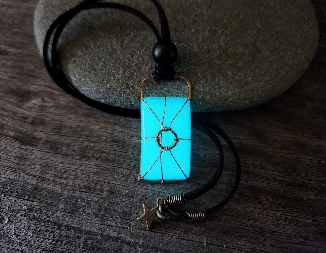 Wyatt's Werewolf Glowing "moonstone" Necklace, Gift 2 Zombies Fan ...