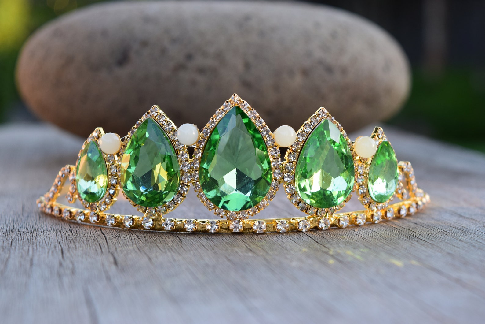 Tiana Tiara, Glow in the Dark Princess and the Frog Crown, Glowing Anna ...