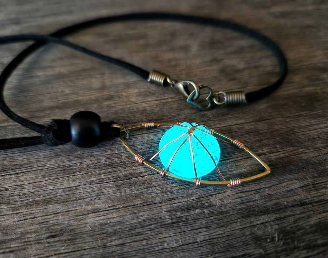 Addison's Werewolf Glowing Necklace, Gift 2 Zombies Fan, Blue or Aqua ...