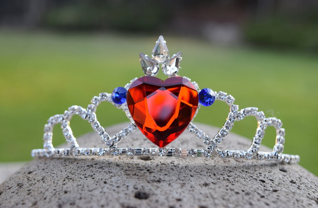 Evie's Formal Tiara, Queen of Hearts Crown, Descendants Fan, Silver Red ...
