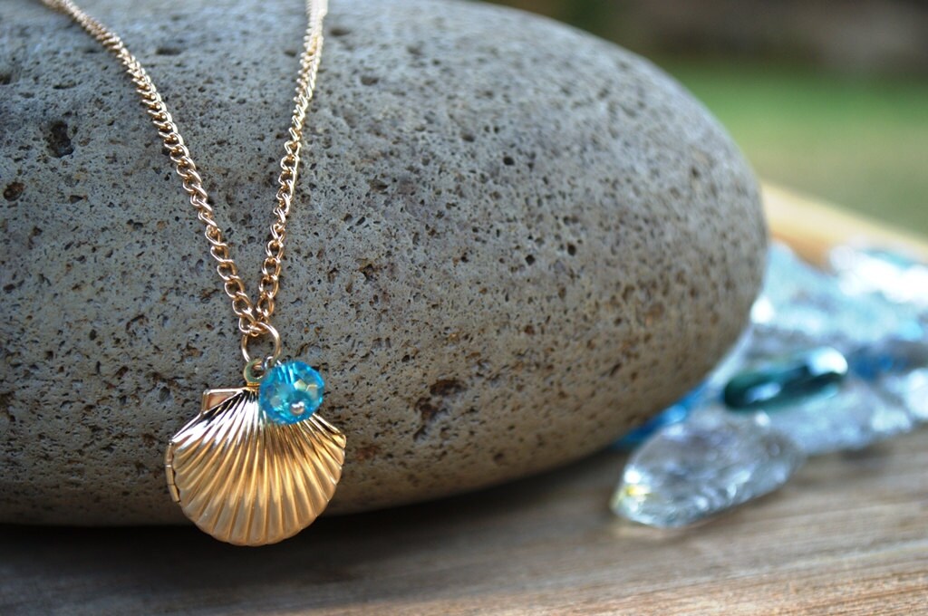 Mermaid's Locket in Velvet Shell Case, Little Seashell Locket Necklace ...
