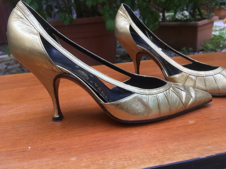 Vintage 80s Golden Pumps Size 35 - Etsy