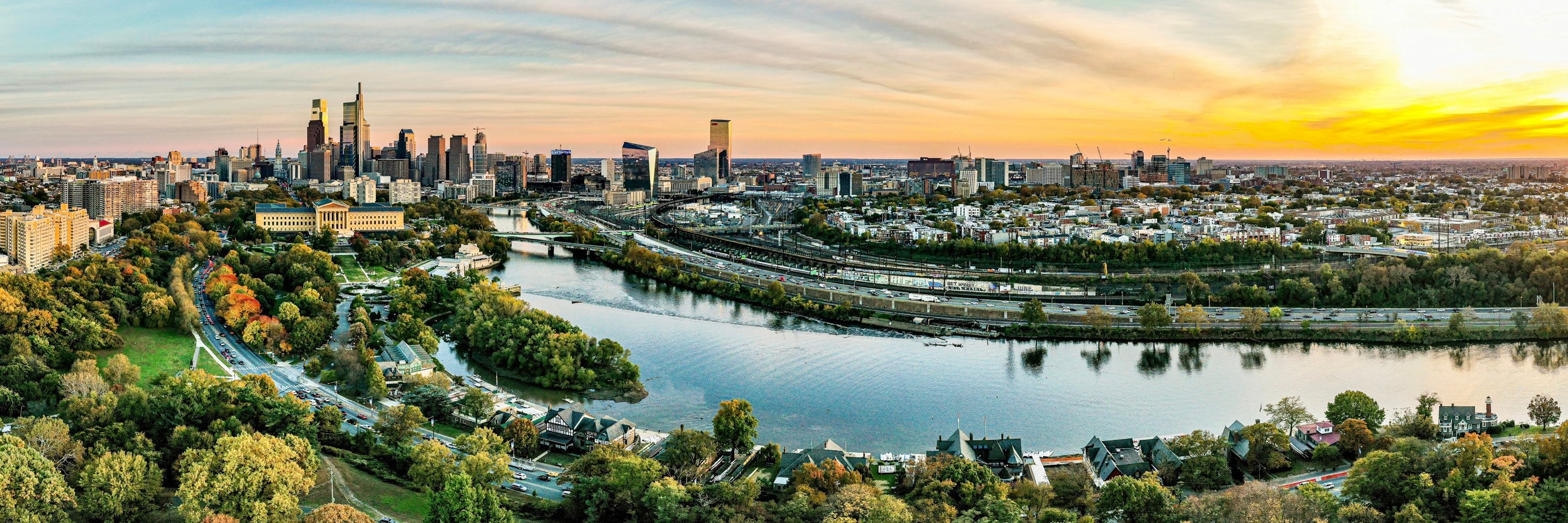 The Philadelphia Museum of Art With Kelly Drive and Boat House Row in ...