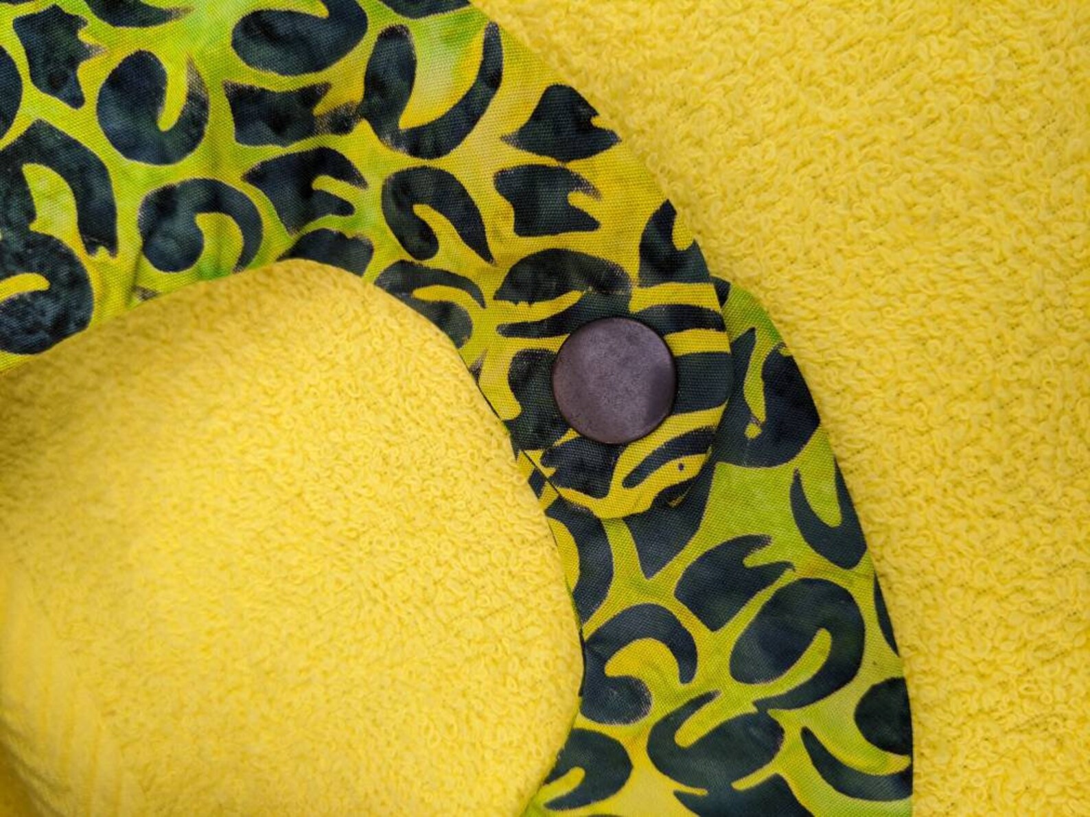 Reversible Cotton Batik and Baby Sponge Reversible Bib // Anis | Etsy