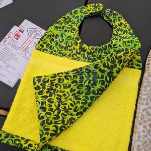 Reversible Cotton Batik and Baby Sponge Reversible Bib // Anis | Etsy