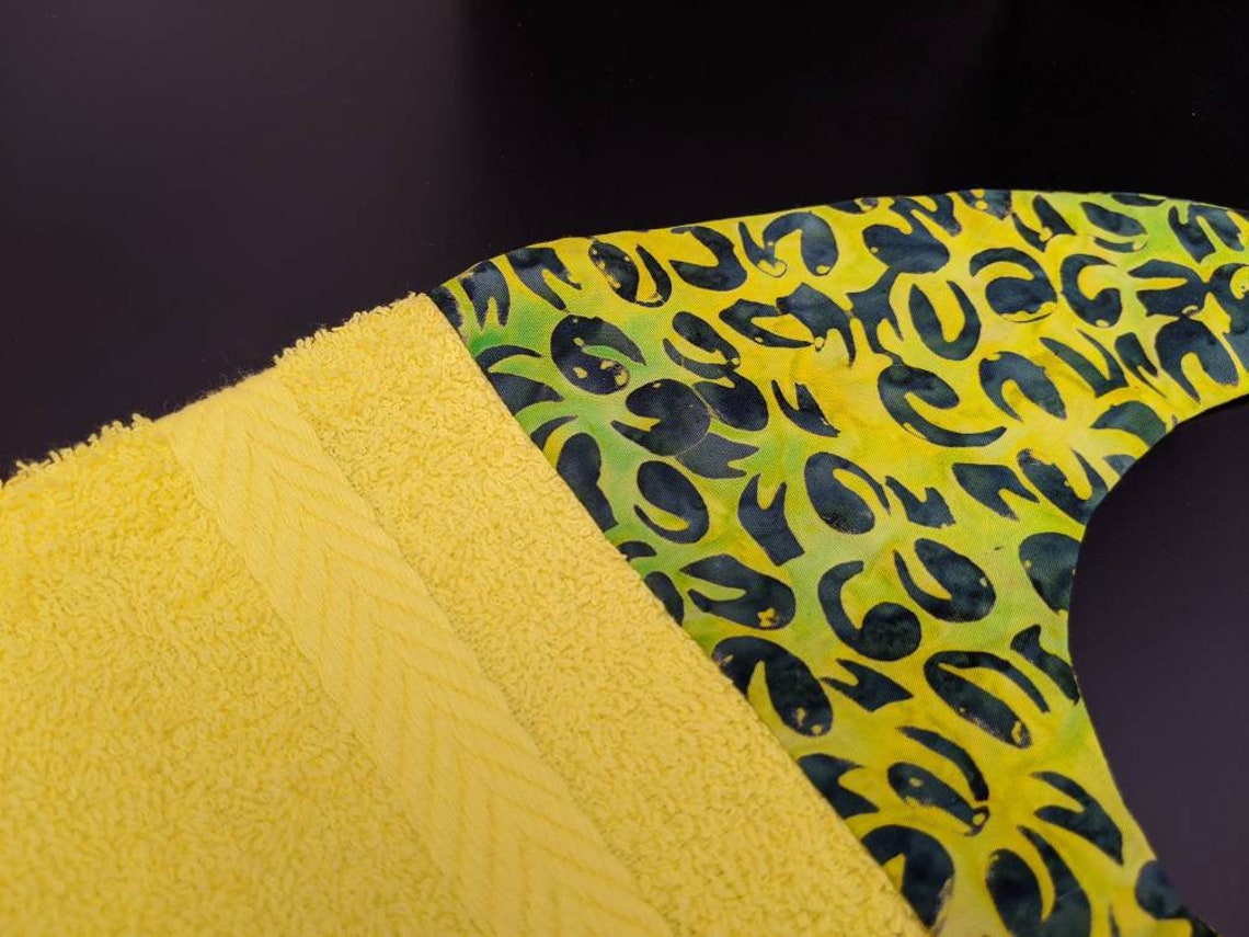 Reversible Cotton Batik and Baby Sponge Reversible Bib // Anis | Etsy