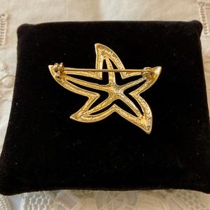 1980 FRANCE Vintage STAR GOLD Plated Brooch - Splendid Original Carved ...