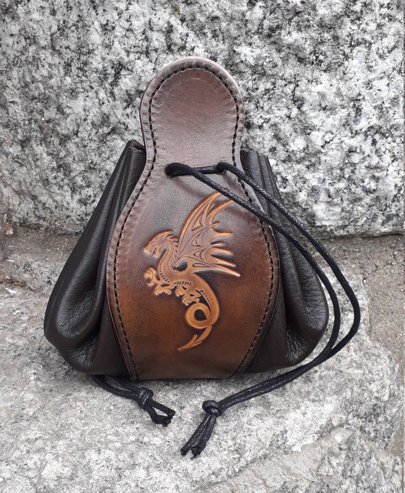 Leather Pouch , Flying Dragon Design , "marron Chêne " on Photo (16 ...