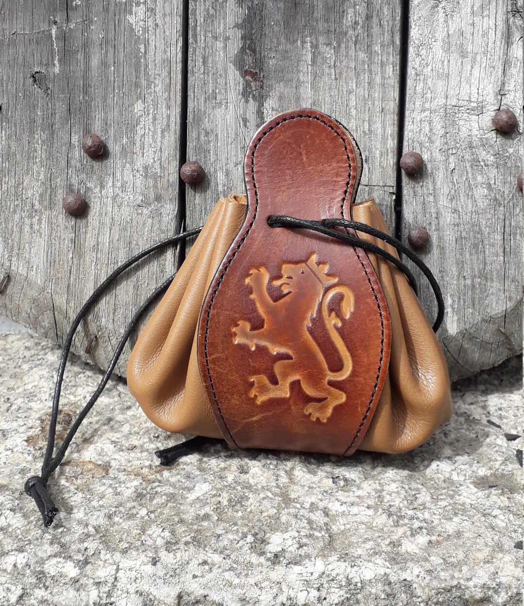 Leather Pouch , Heraldic Lion Design , Color "caramel" on Photo (16 ...