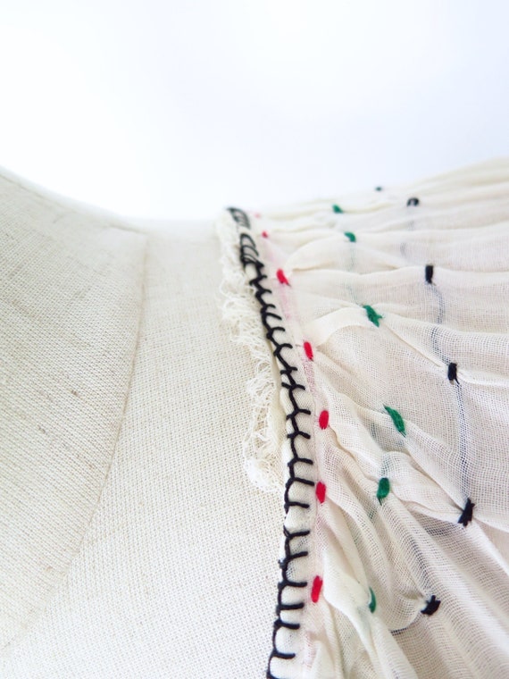 Vintage 1930s 1940s Eastern European Off-White Hand E… - Gem