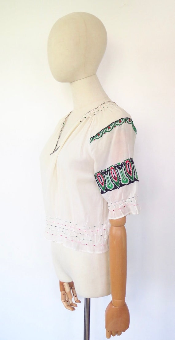 Vintage 1930s 1940s Eastern European Off-White Hand E… - Gem