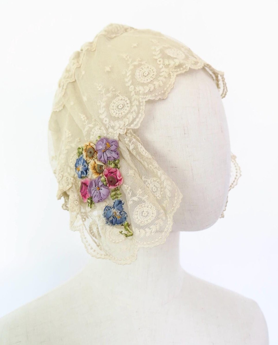 Antique Victorian to 1910s Victorian Edwardian Ecru Lace Fabric Flowers ...