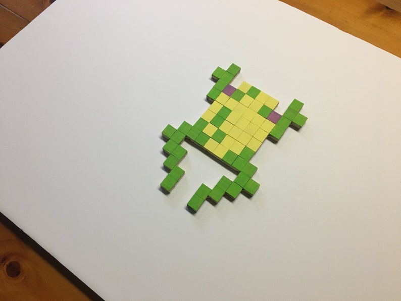 Frogger 8 bit wood pixel art | Etsy