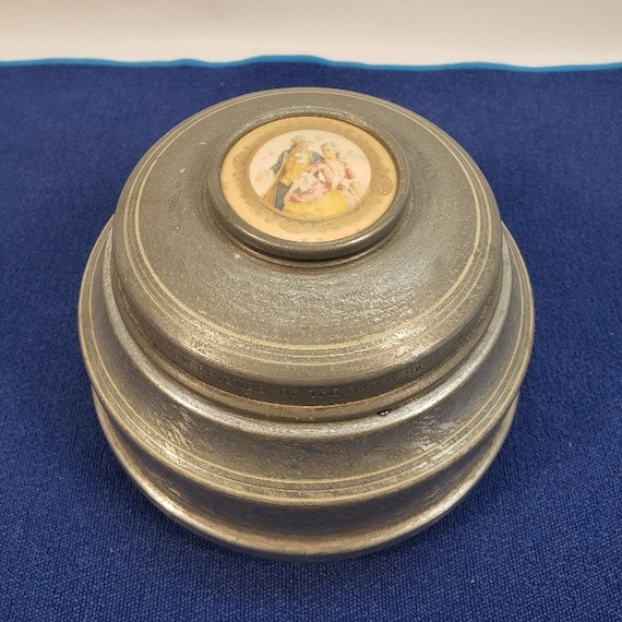 Vintage Metal Powder Box / Music Box - Music doesn't … - Gem