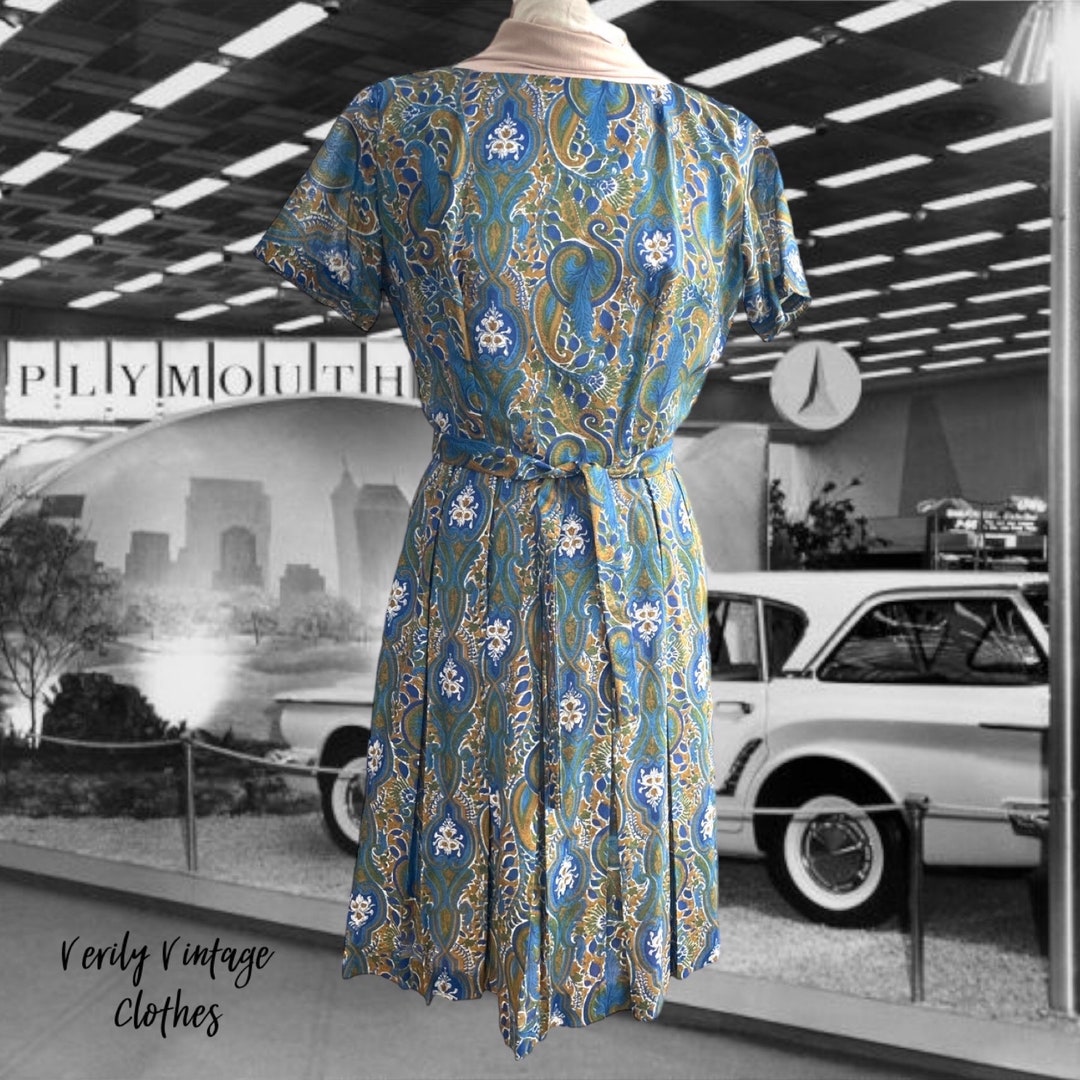 Vintage 60s Day Dress, Shirtwaist With Pleated Skirt and Matching Tie ...
