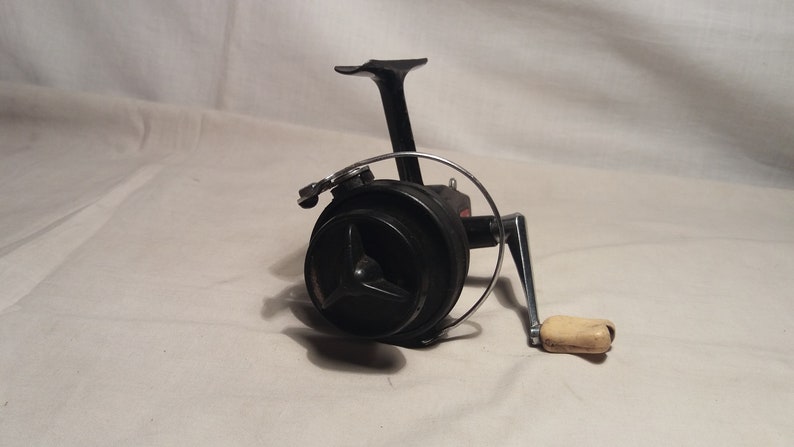 Vintage MITCHELL 320 Spinning Spin Fishing Reel - Etsy