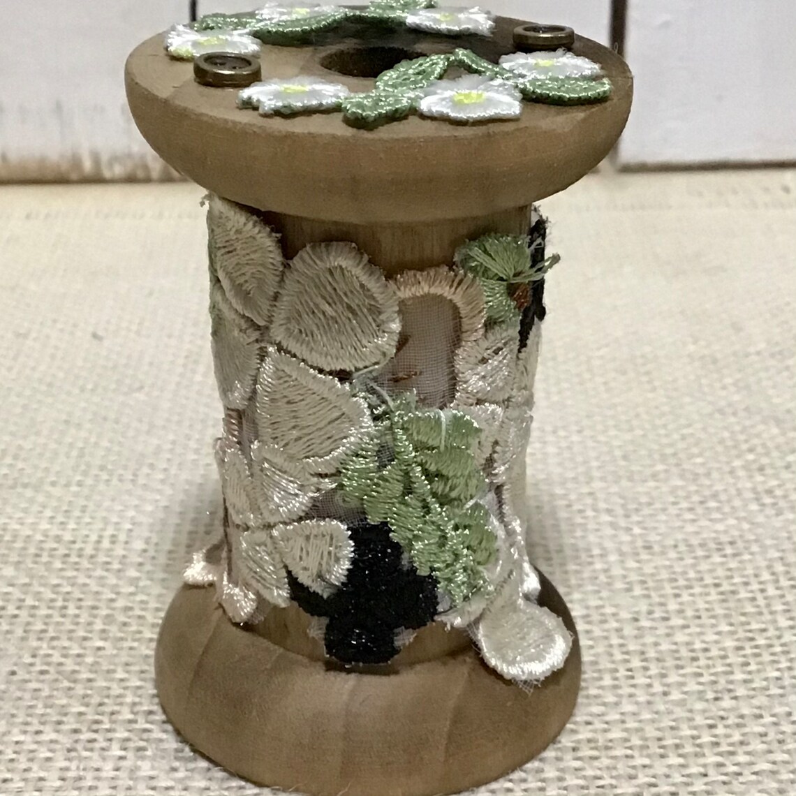 Cotton Reel Scissor Holder / Vintage Lace and Leaves - Etsy