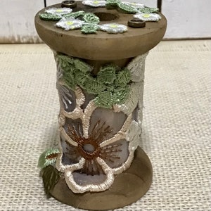 Cotton Reel Scissor Holder / Vintage Lace and Leaves - Etsy