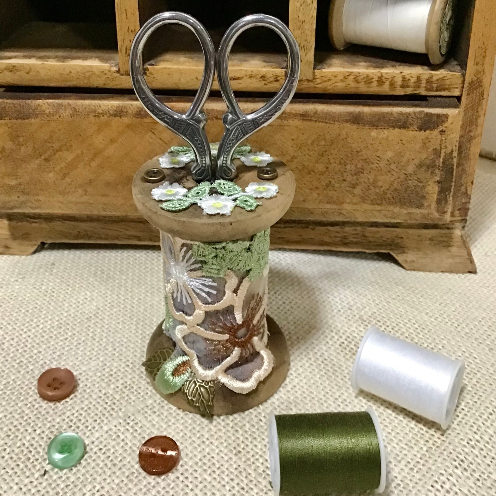 Cotton Reel Scissor Holder / Vintage Lace and Leaves - Etsy