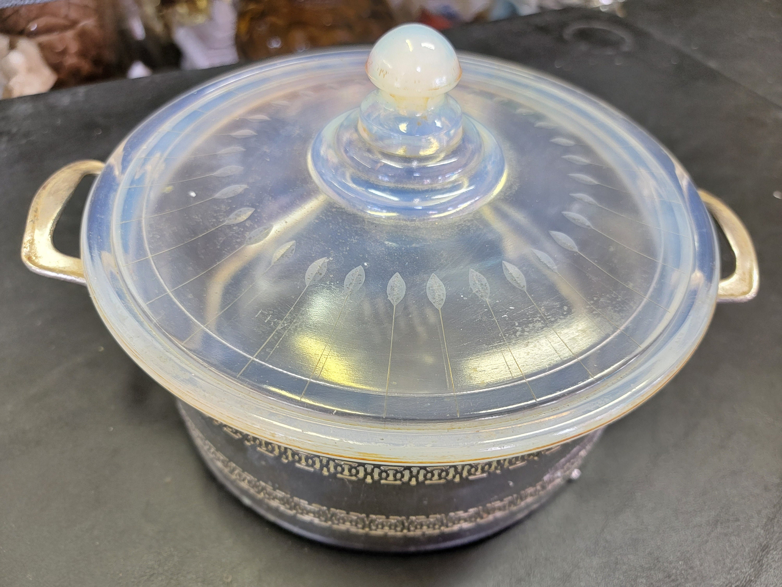 Vintage Fry Ware 1938-8 W Leaf Pattern on Lid Opalescent - Etsy