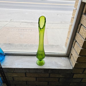 Vintage LE Smith Bittersweet Swung Bud Vase, MCM, Art Glass, Mid ...