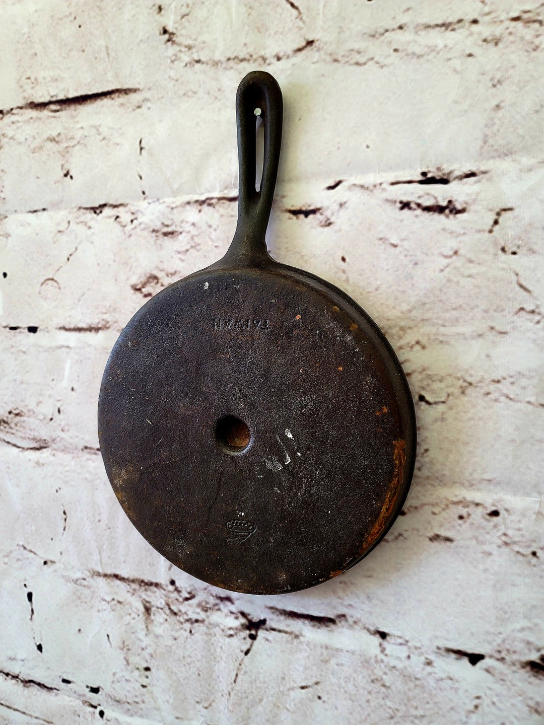 Vintage Corn Bread Cast Iron Skillet, Made in Taiwan Stamped W Tank - Etsy