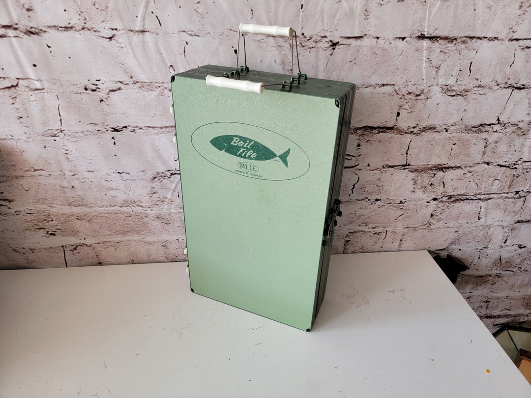 Wille Bait File Filled With Dozens of Lures - Etsy