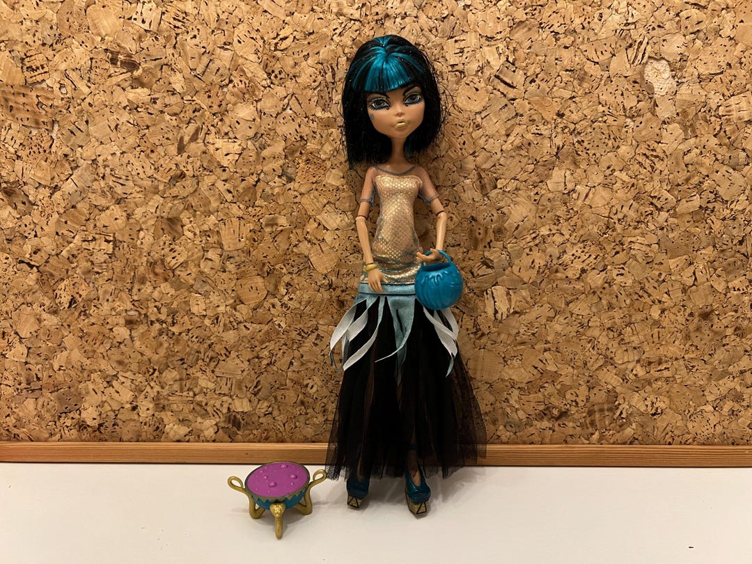 Monster High | Cleo De Nile ‘ghouls Rule’ | Collector Mattel Doll ...