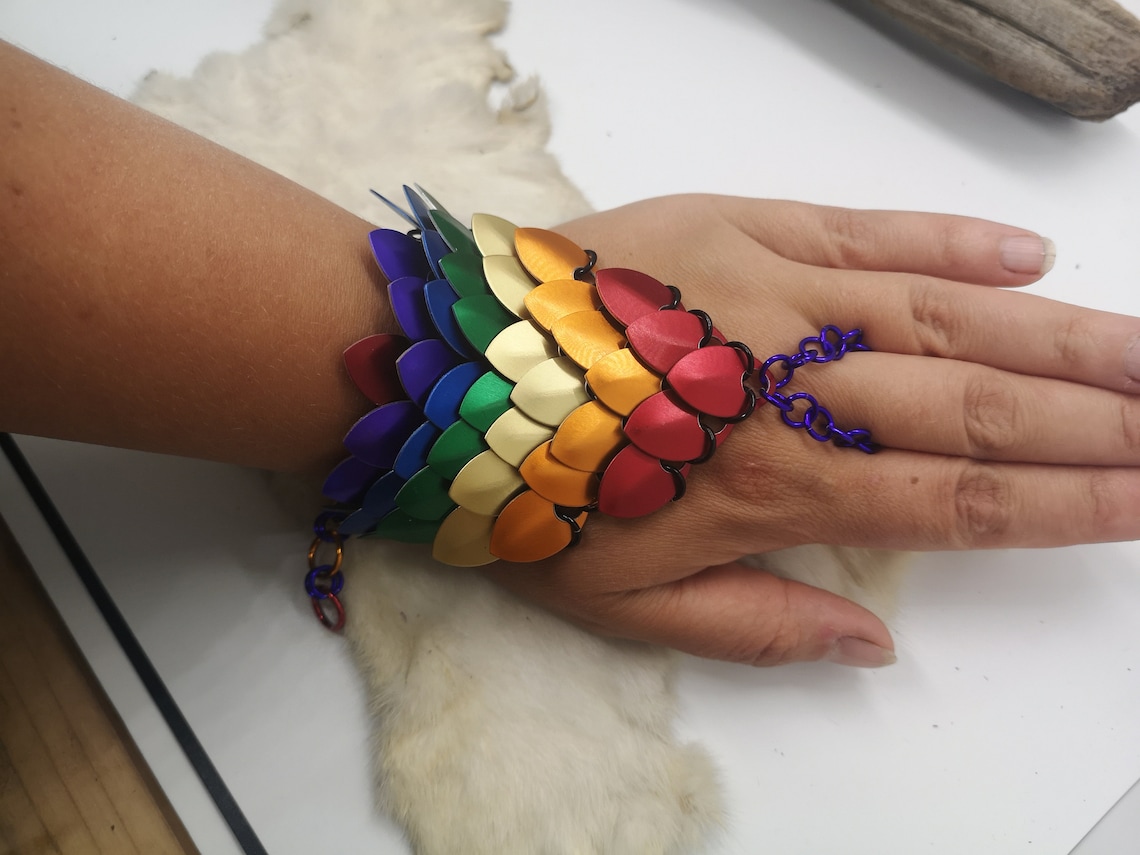Scalemail Hand Bracelet Tutorial - Instructions for Dragonscale Slave ...