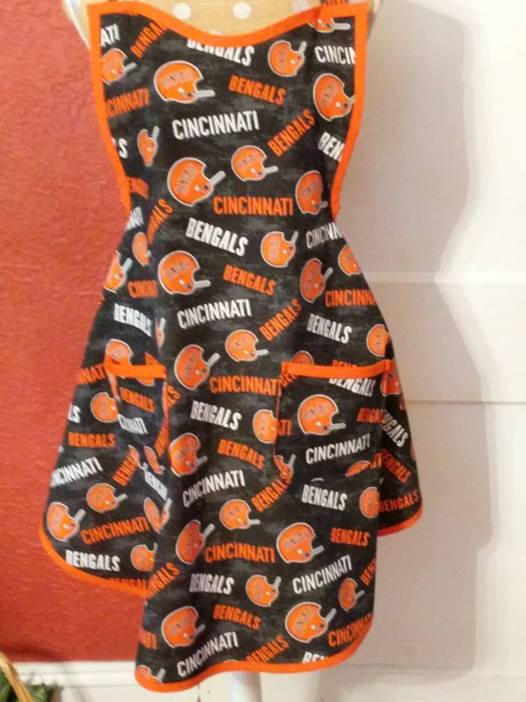LADIES BENGALS Apron-- See Second Photo for New Design - NFL Bengals ...