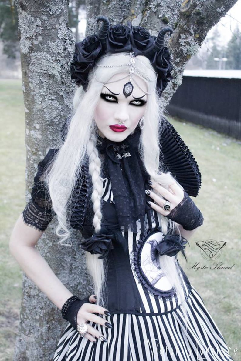 Black Elizabethan Gothic Victorian Rennaisance Medieval Queen Ruff Neck ...