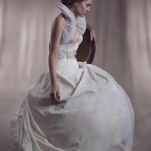 White Elizabethan Renaissance Ruff Neck Collar Decorated With White ...