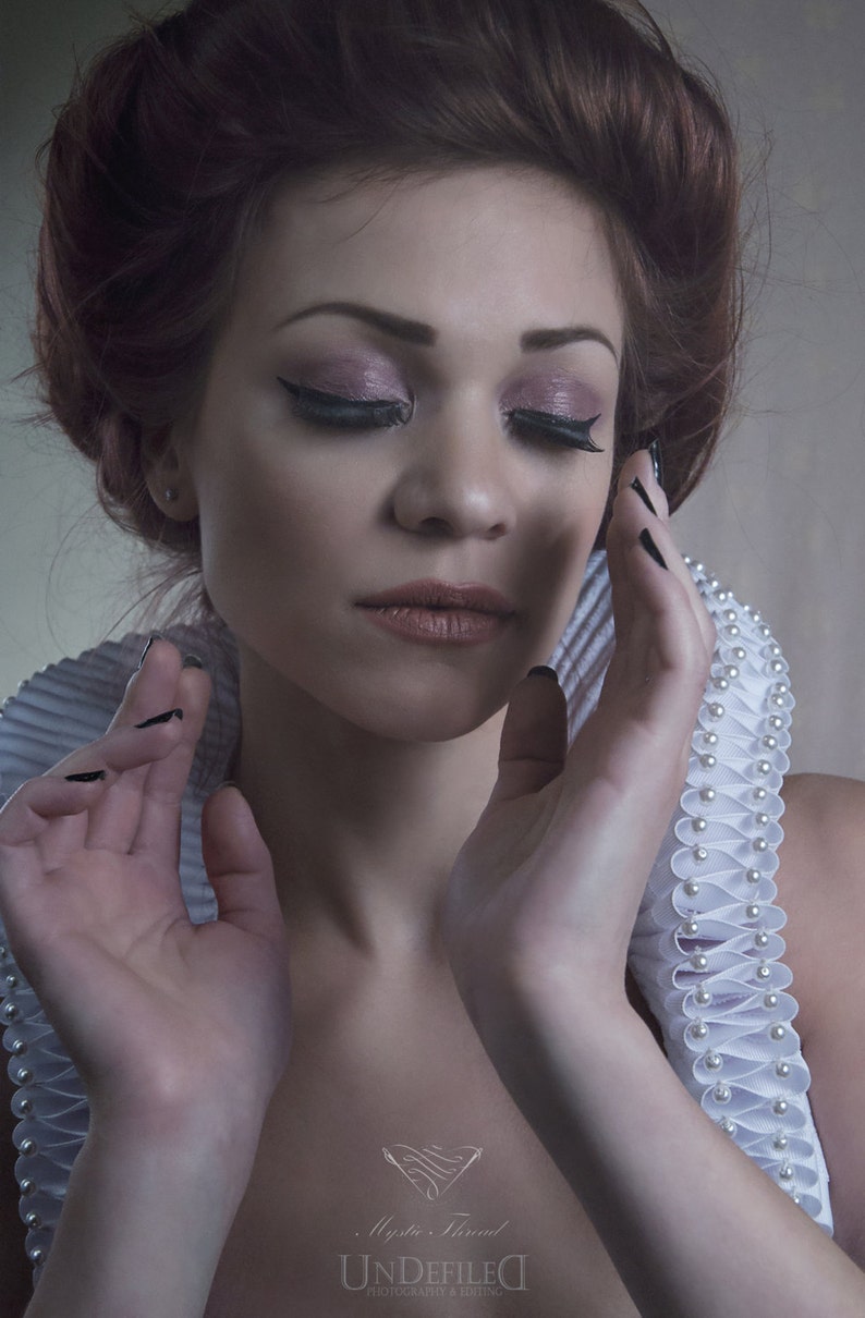 White Elizabethan Renaissance Ruff Neck Collar Decorated With - Etsy