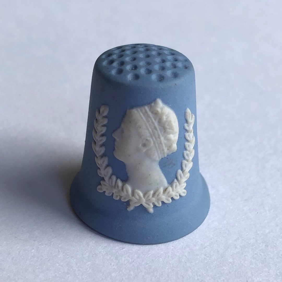 Wedgewood Jasperware Thimble - Kings and Queens of England - Henry V # ...