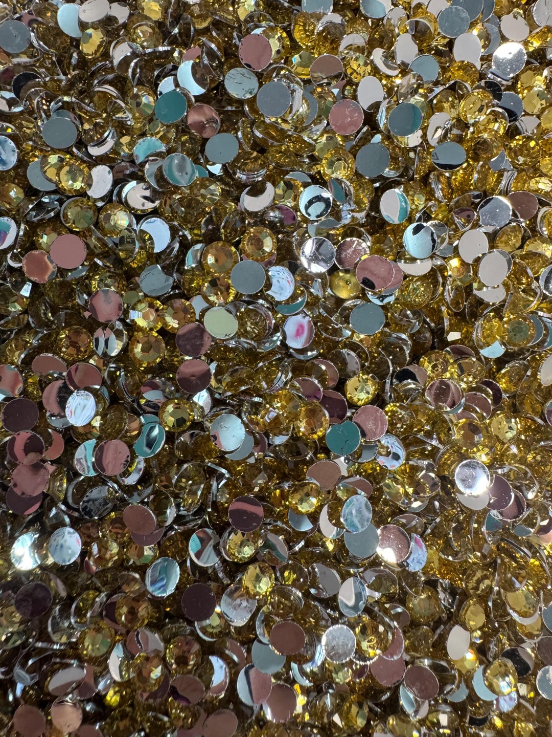 Banana Light Yellow - 1000 Silverback Resin Flatback Rhinestones 5mm ...