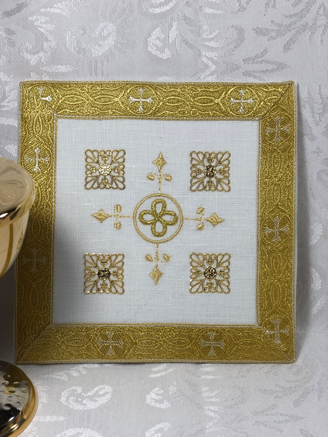 White and Gold Chalice Pall; 7", Linen, Permanently Stiffened - Etsy