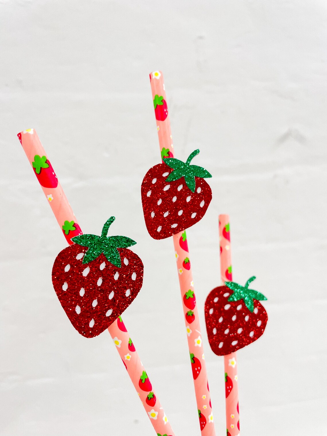 X10 Strawberry Paper Straws - Red and Green - Fruit Birthday Berry ...