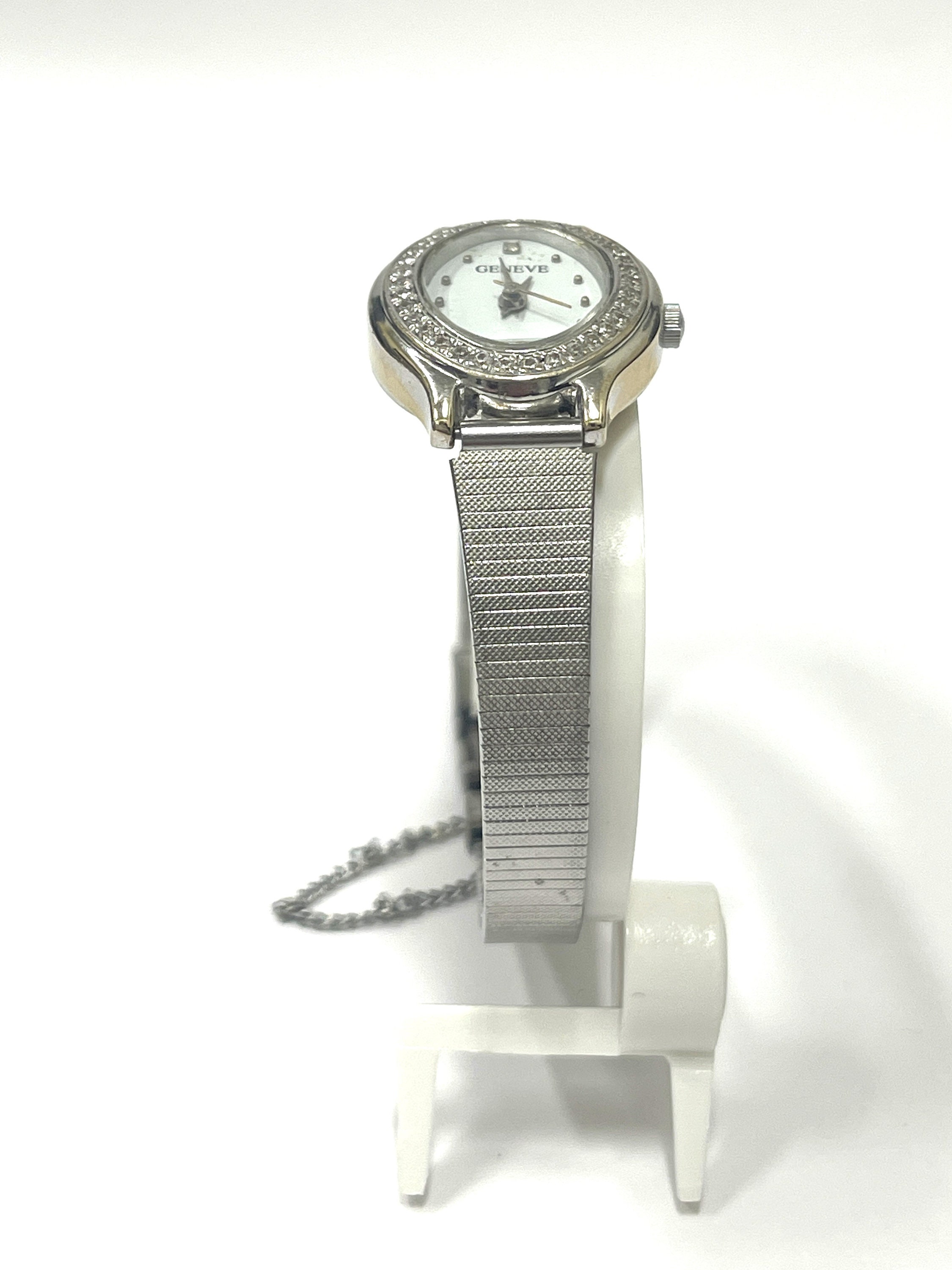 Ladies Vintage 18K White Gold Geneve Oval Shaped Quartz Movement Watch ...