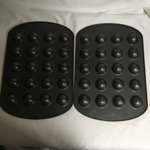 Wilton 20 Cavity Doughnut Hole Pan Set of 2 Pans Dishwasher Safe ...