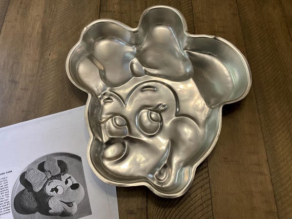 Minnie Mouse Face Cake Pan Wilton Minnie Mouse Cake Pan Retired