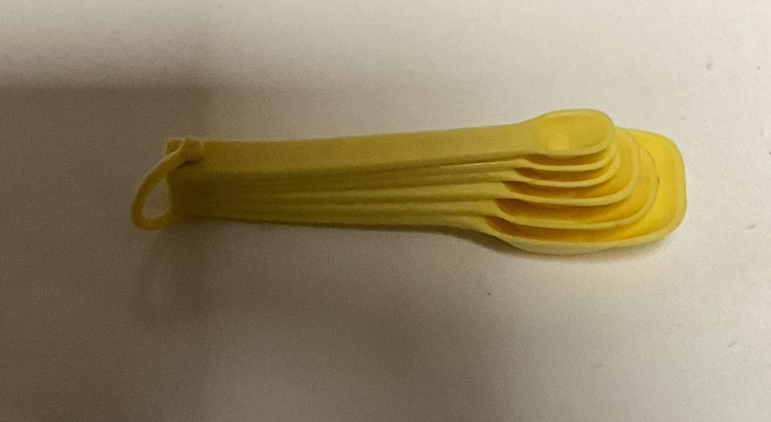 Rubbermaid Pink Yellow off White Measuring Spoon Set 1 Tbs 1/2 Tbs 1 ...