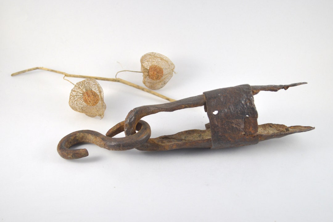 Antique Rusty Hook, Decorative Rusty Pulley Support, Man Cave Deco - Etsy
