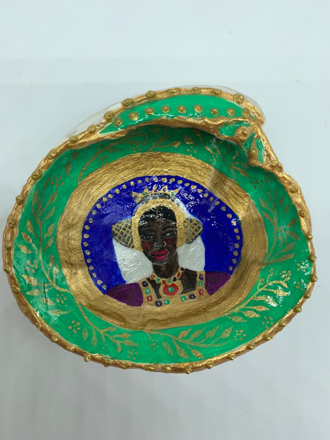 Royal Queen Shell in Kelly Green - Etsy