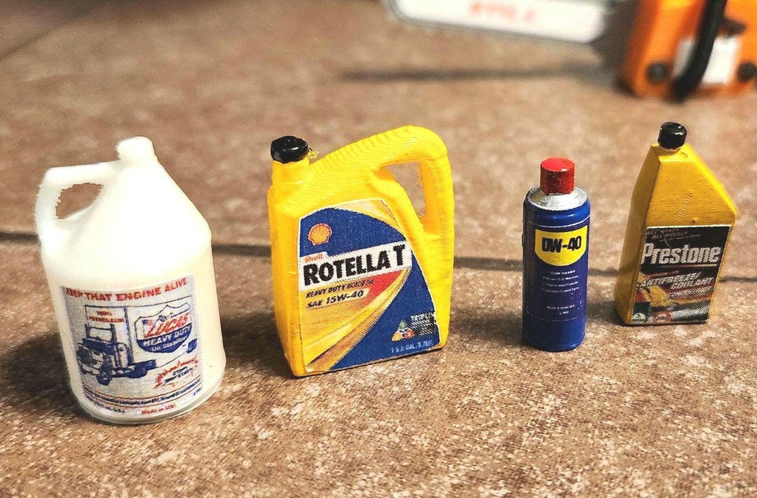 Miniature 1/10 Scale Oil Lube Bottle Set: RC Garage Diorama - Etsy